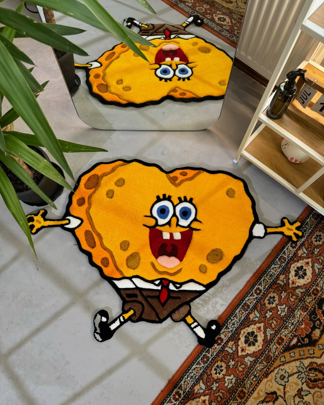 Thảm trải sàn lấy cảm hứng từ Spongebob hình trái tim tinh nghịch - VIERUG